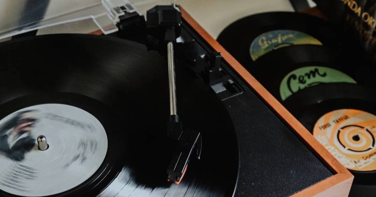 How to Ship Vinyl Records | Guide on How to Pack Vinyl for Shipping